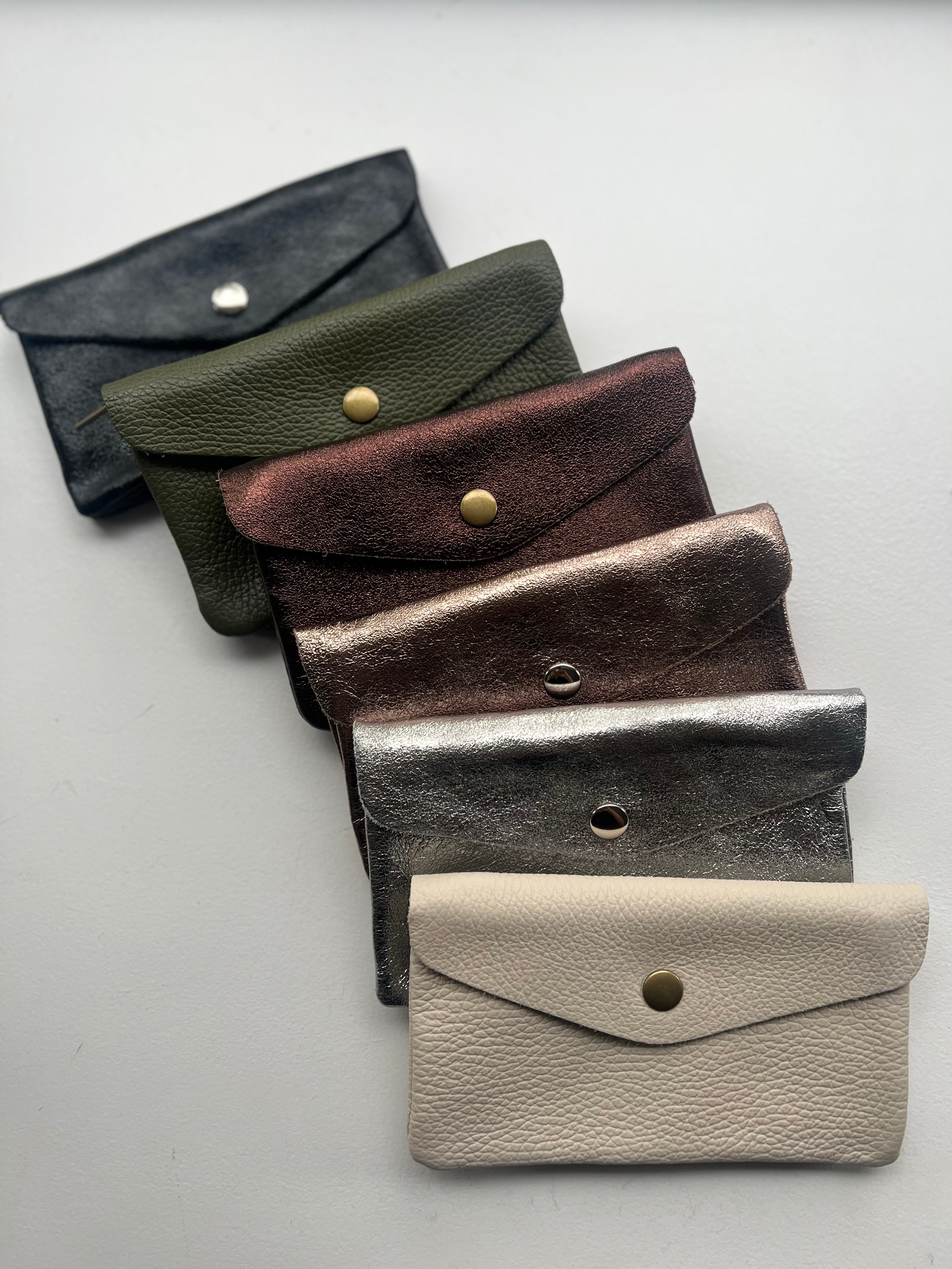 Leather Snap Wallets | Large Size – QUEEN & GRACE